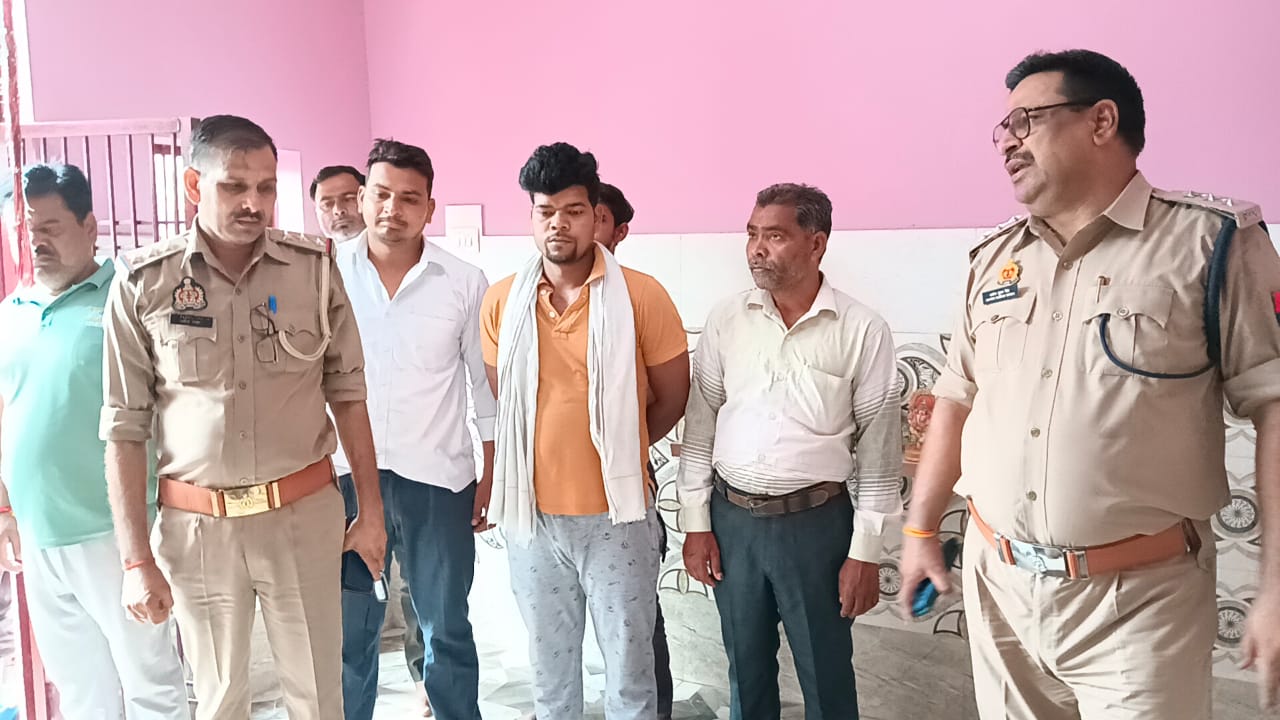 People created ruckus on breaking of idol in Quarsi police station area ...