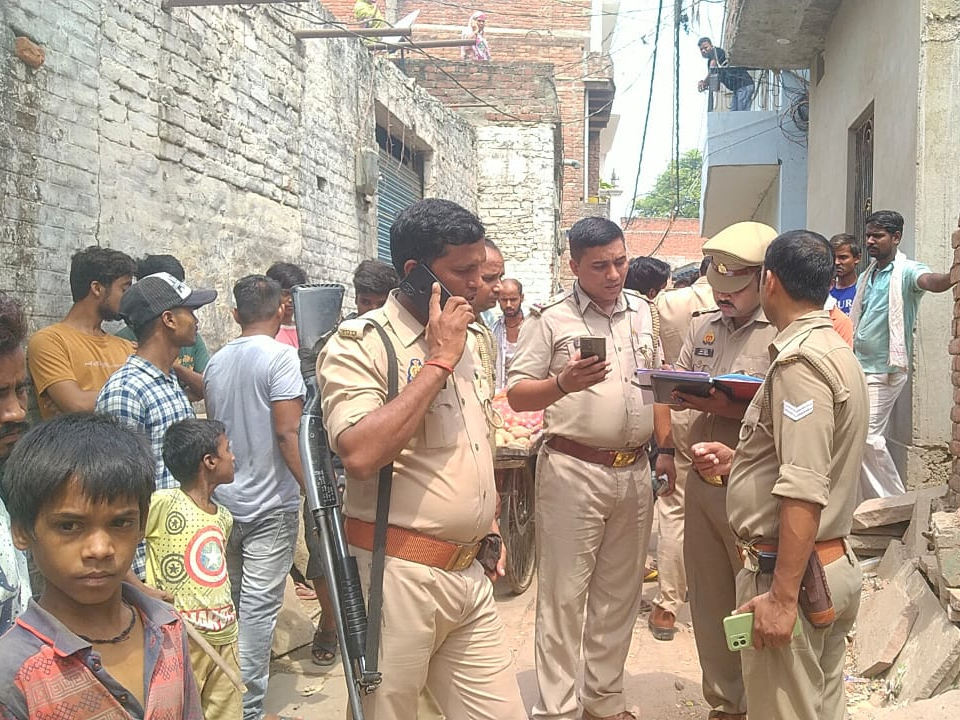 Blood-soaked body of salon worker found in Varanasi Injury marks on ...