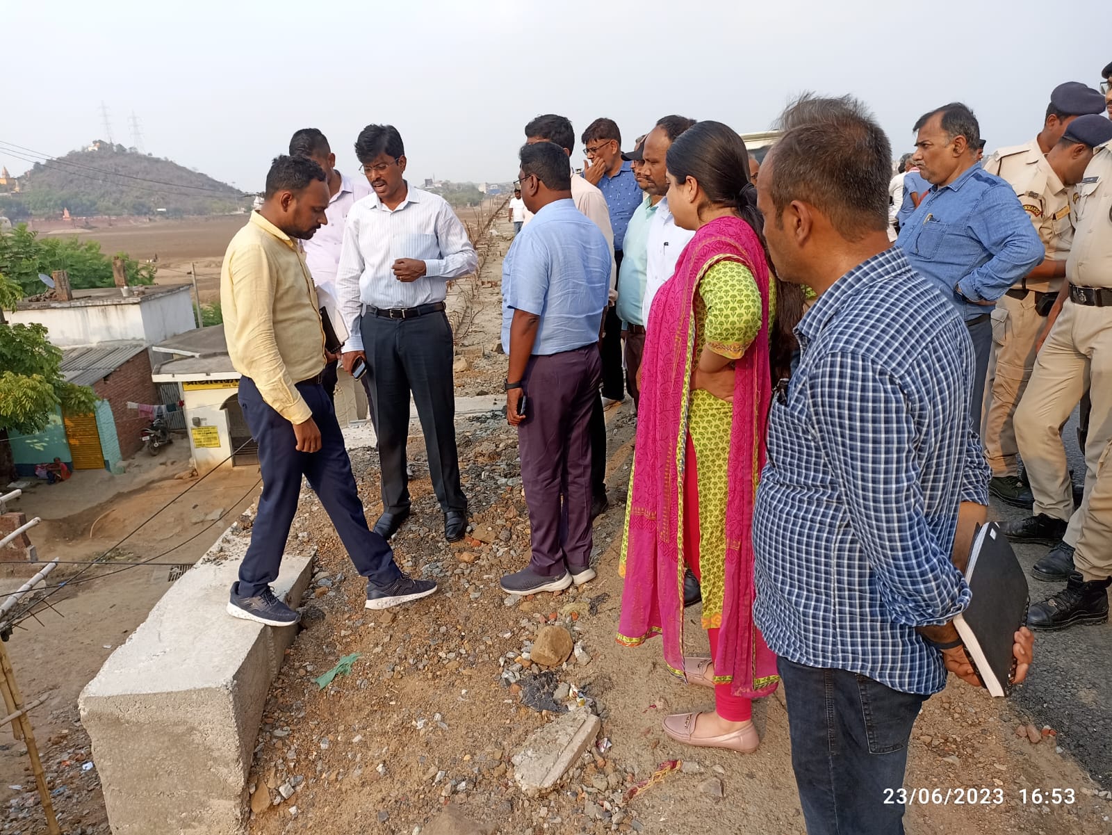DM ordered to make diagram to connect drains of Manpur bridge with ...
