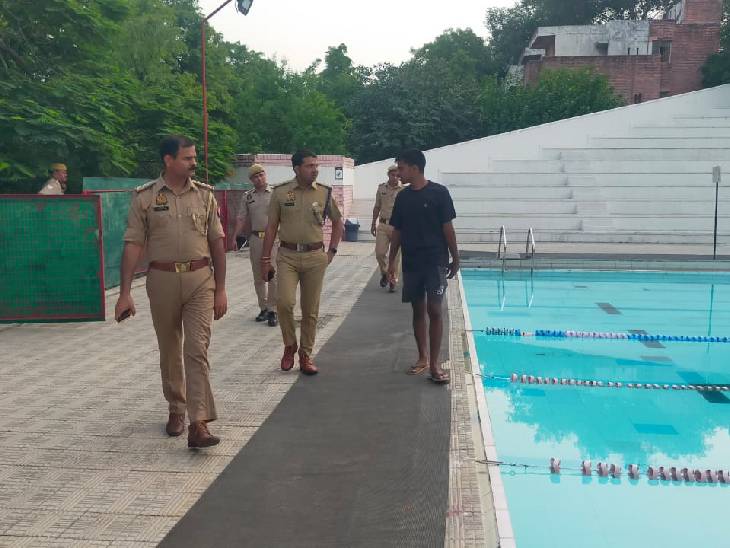 Swimming pools are being operated in 14 schools by outsourcing Notice ...