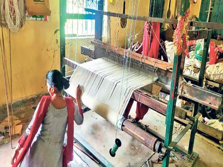 PM Modi gifted US President Biden the cloth of king prepared here ...