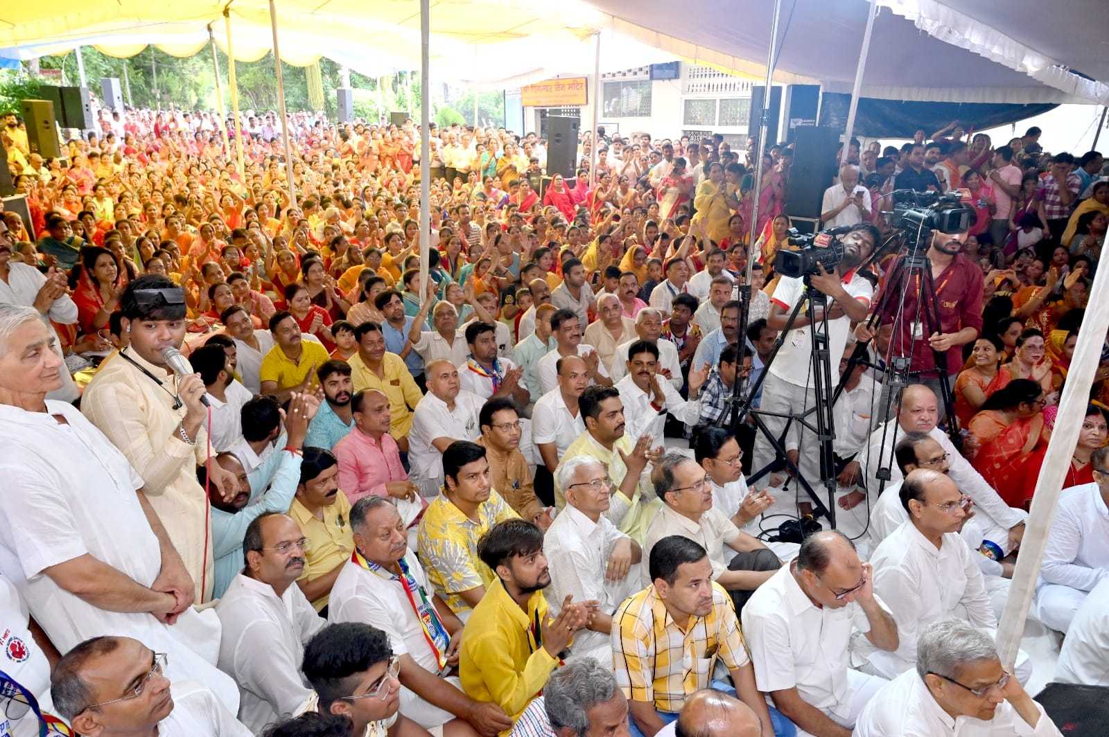 Munishree Sudha Sagar reached Gwalior, devotees arrived to receive ...