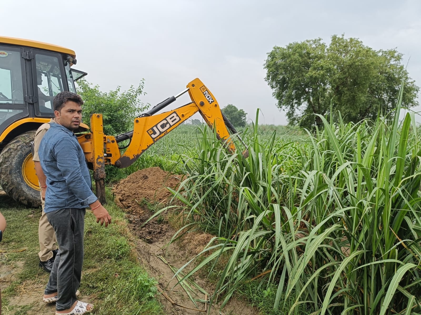 Slogans were raised against the police, the administration buried the ...