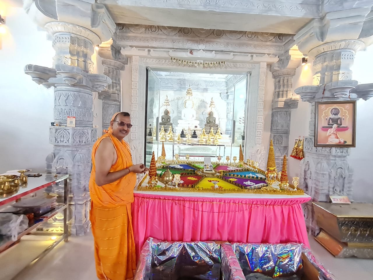 Dingbar Jain Samaj hoisted the Panchrang flag, Shreeji's consecration ...