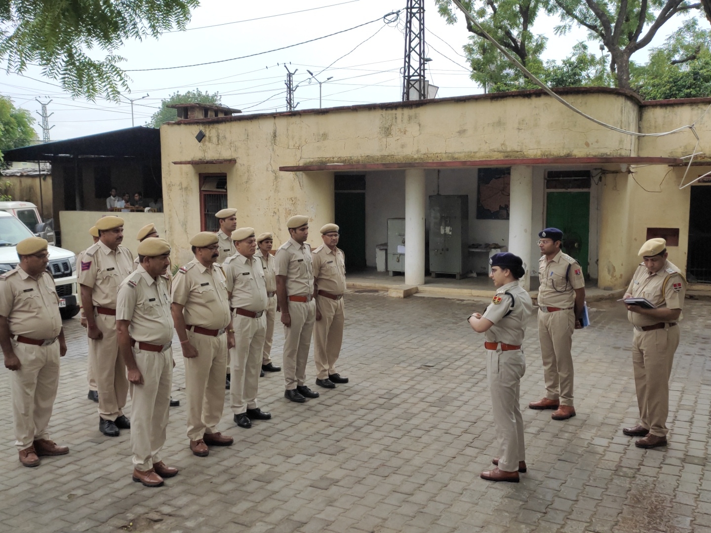 Inspection of the police stations of the circle, said - dispose of the ...