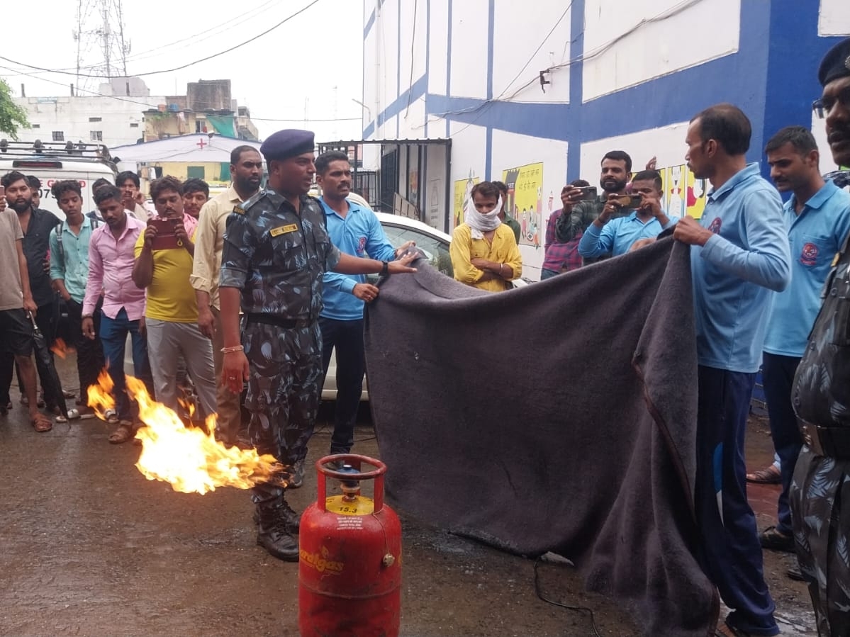 Learned how to extinguish the fire in the gas cylinder, also told the ...