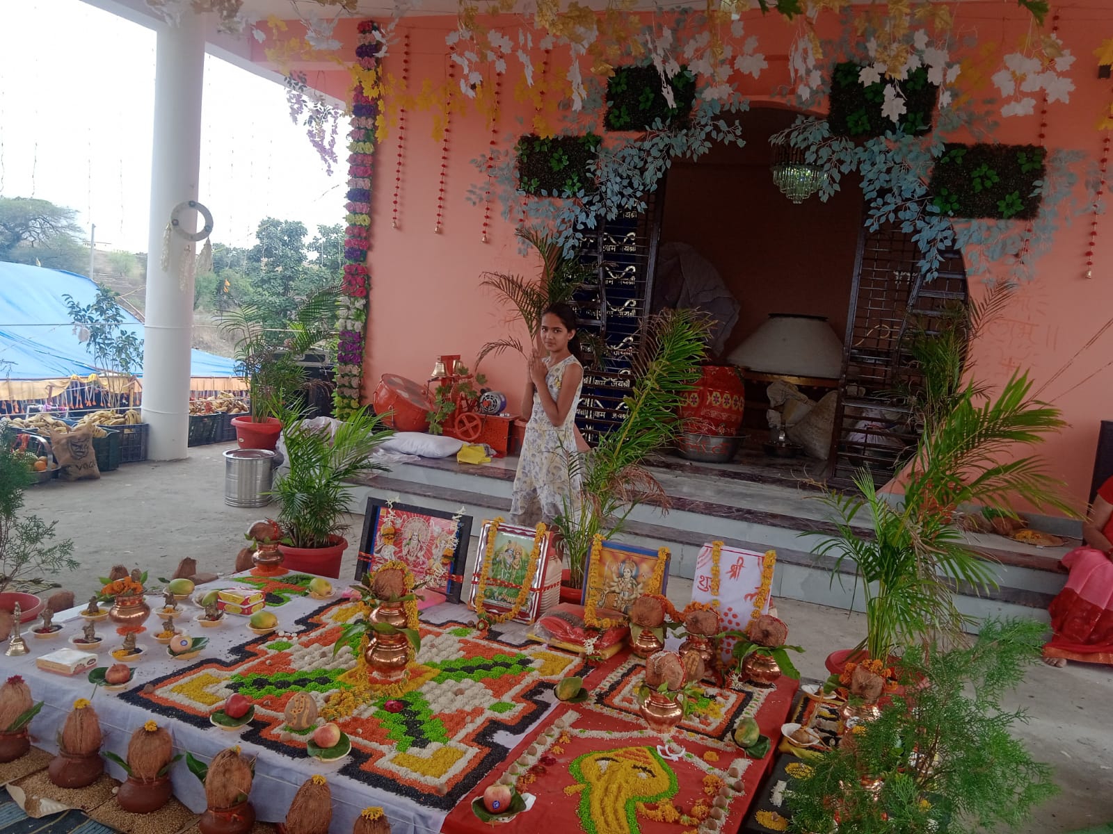 Made the idols of Lord Shiva, Ram Darbar and Khatu Shyam flourish | मनावर में प्राण प्रतिष्ठा ...