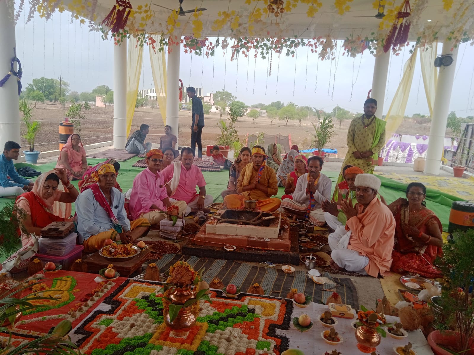 Made the idols of Lord Shiva, Ram Darbar and Khatu Shyam flourish | मनावर में प्राण प्रतिष्ठा ...