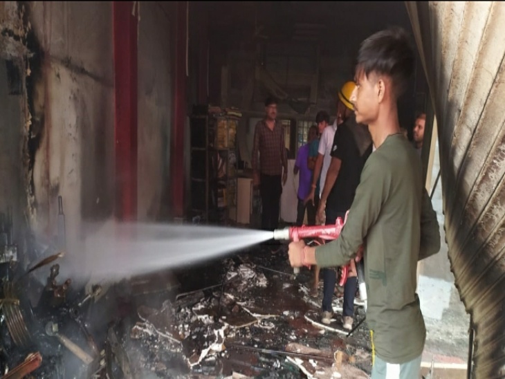 Furniture and important documents burnt, fire brigade found control of ...