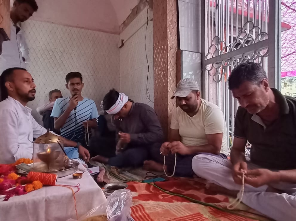 : Shyam devotees jointly chanted Om Shri Shyam Devay Namah one lakh and eleven thousand times ...