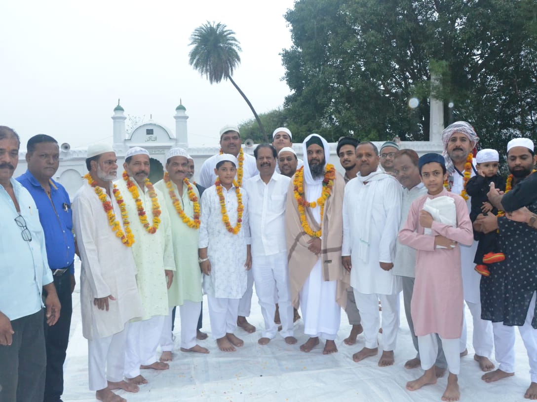 Hearty congratulations on Eid being given across the district | ईद-उल ...