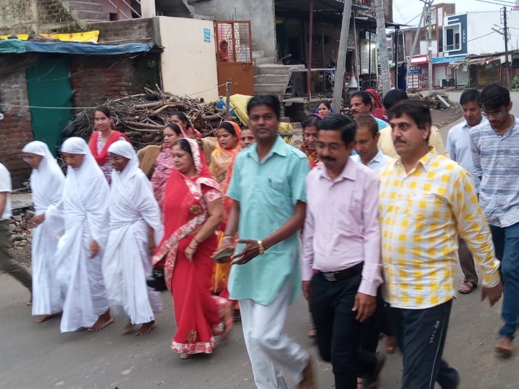 Vihar to Ashta from Mehtwada; Men will be involved in white and women ...