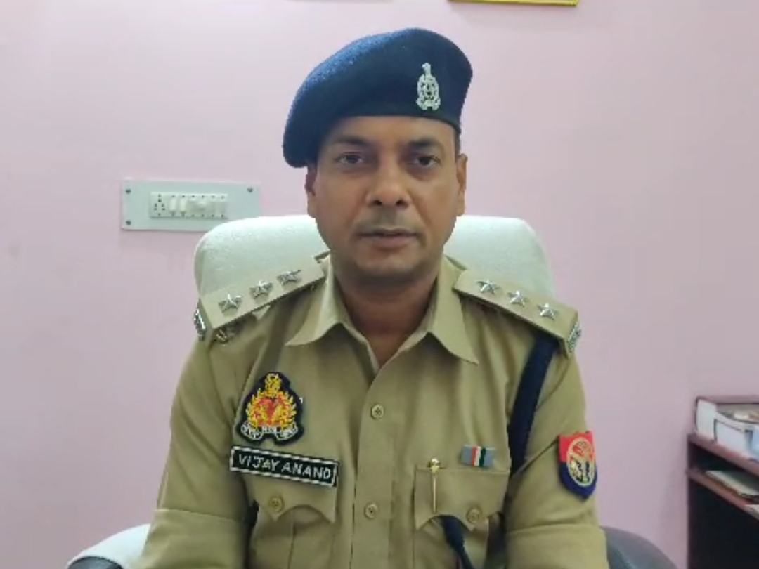 Writing a letter to SP Unnao demanding action on Munshi, CO will investigate | थाने के मुंशी पर ...