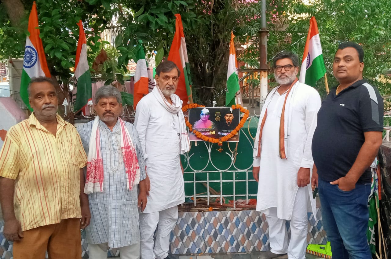 Freedom fighter Abdul Qayoom Ansari and Paramveer Chakra winner Veer ...