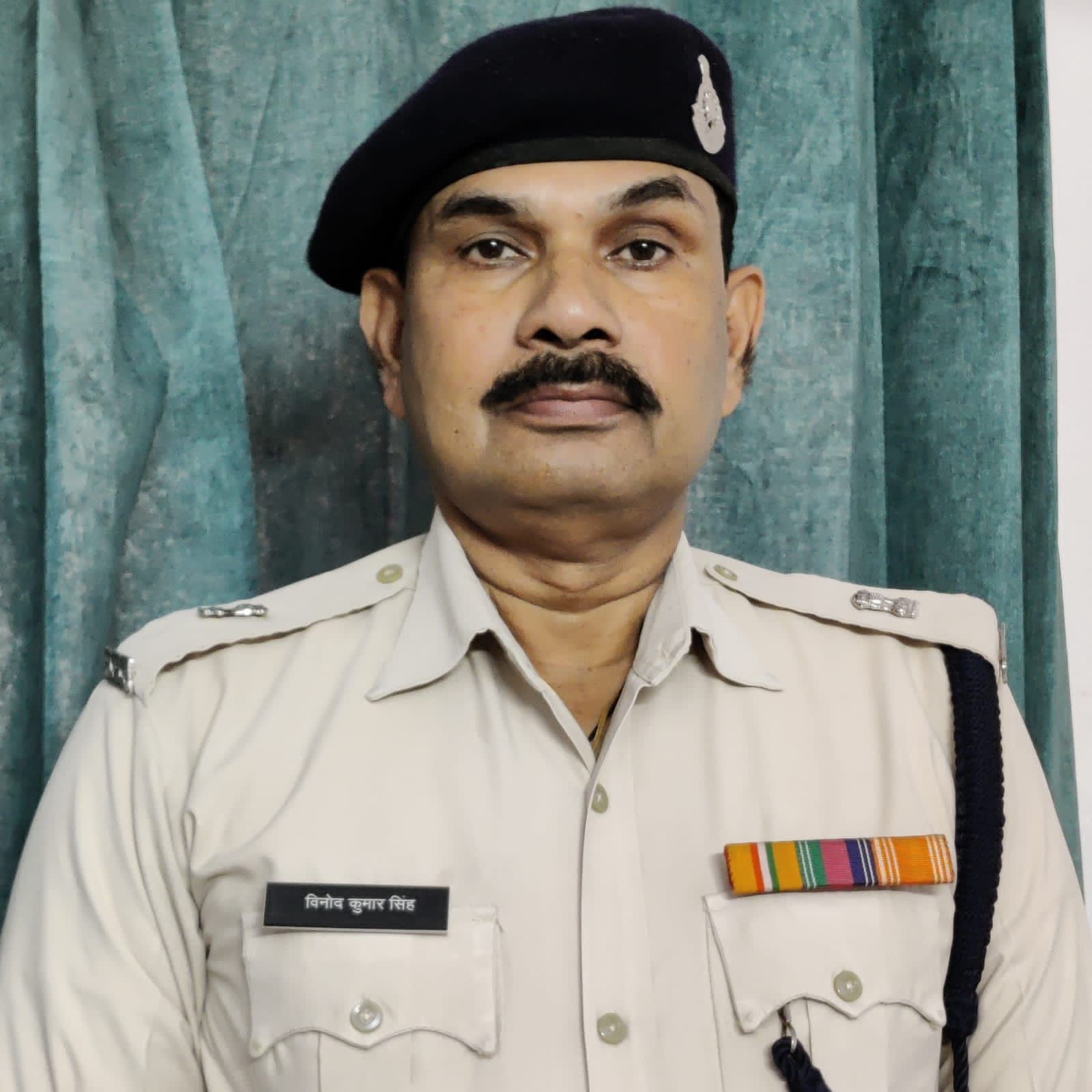 ASP Chauhan became IPS | एएसपी चौहान बने आईपीएस - Guna News | Dainik Bhaskar