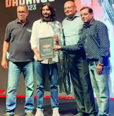 RJ Kritharth received the award in Jaipur | आरजे कृतार्थ को जयपुर में मिला अवॉर्ड - Jhabua News ...