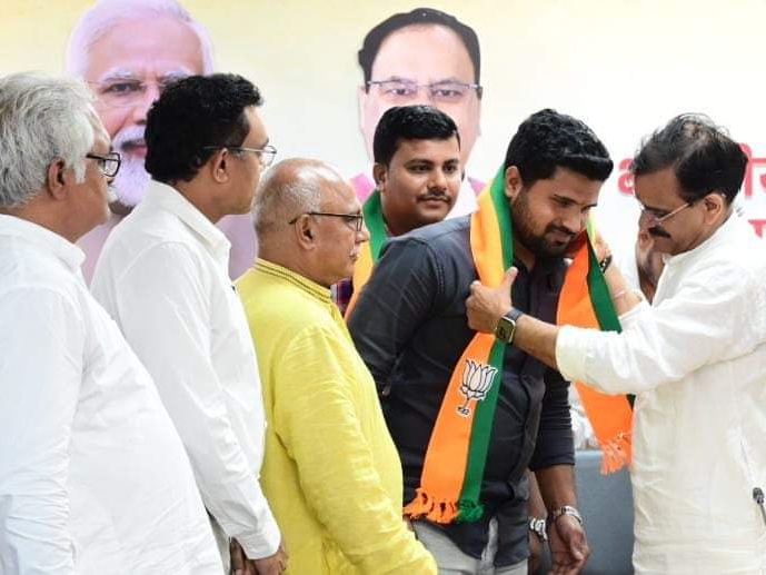 Ritesh Vishwakarma-Punjab Rao Chikane joins party in Bhopal | मुलताई की ...