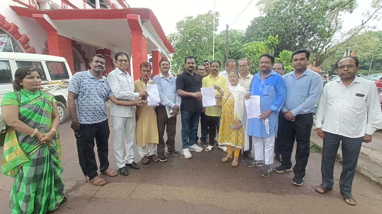 Scheduled caste-tribe certificates are not being made, society's ...