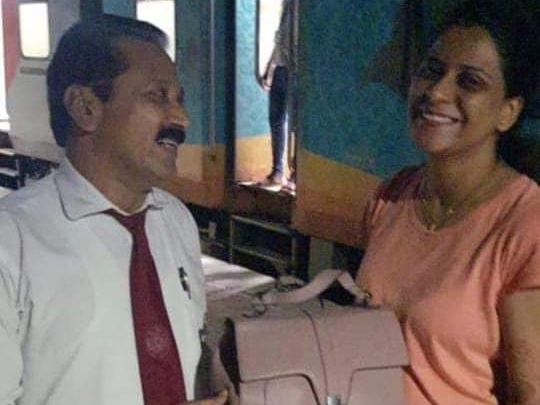 Jaora's girl's purse full of cash and important documents left in the ...