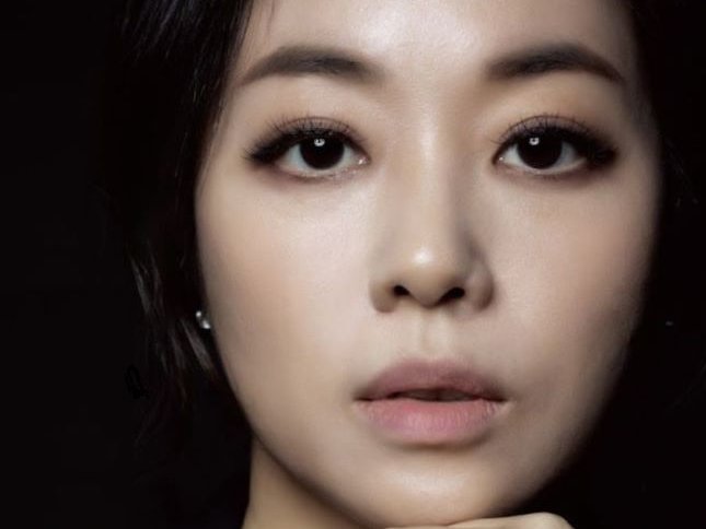 Korean Singer Death; Lee Sang Eun Body Found In Bathroom | बाथरूम में ...