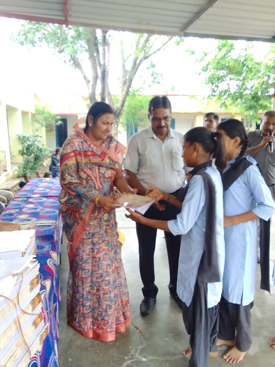 2750 exercise books distributed in commemoration of Ayushi Ranka ...