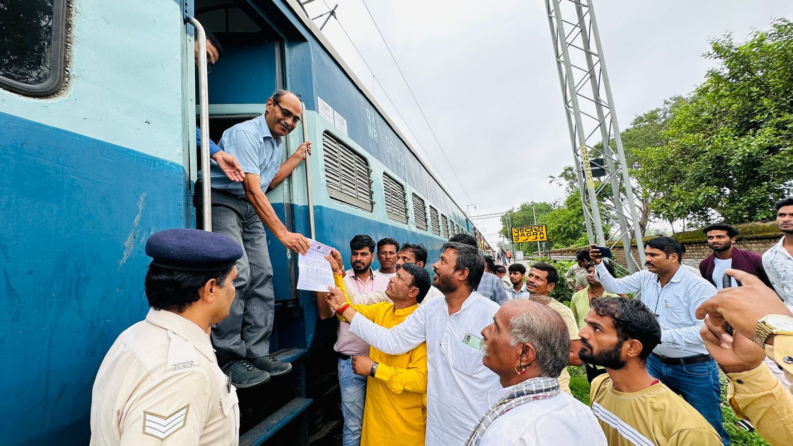 Give stoppage of Jaipur-Bhopal at Dhodhar, new Badayla culvert should ...