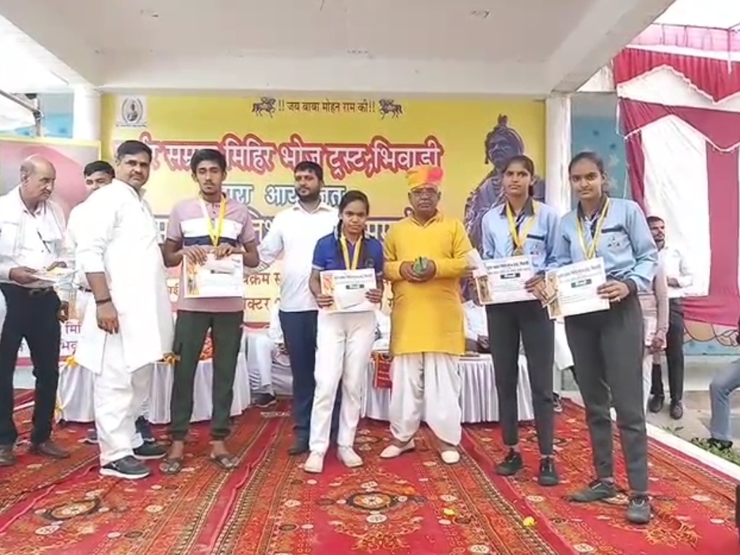 124 talents were honored at the Gurjar Pratibha Samman ceremony ...