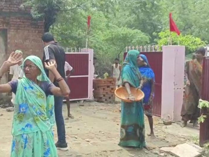 Lightning fell on Bajrangbali temple, 500 m. Scattered debris till… no one got scratched ...