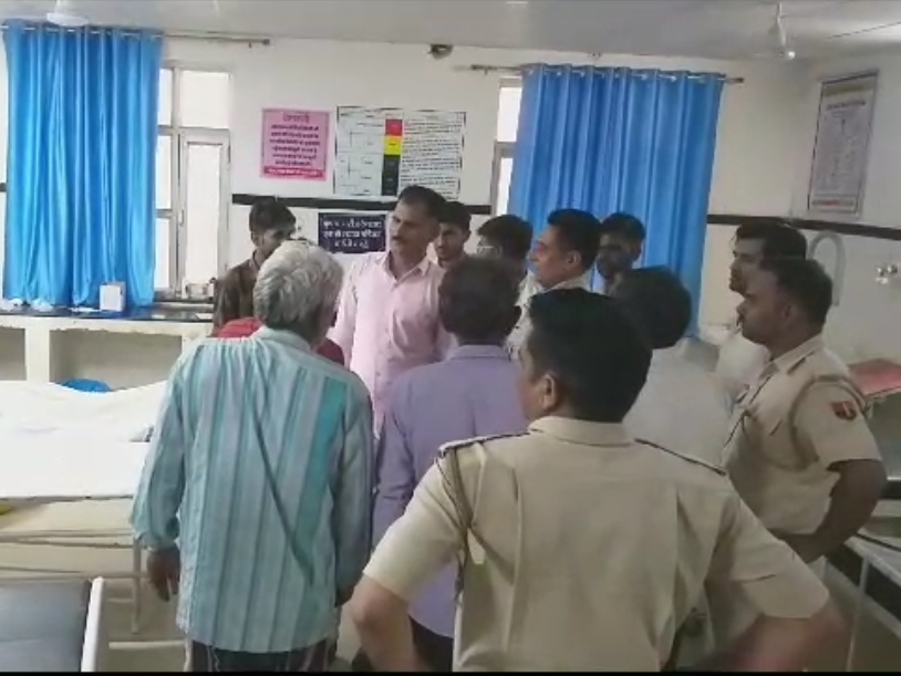 Lathi and baton did a furious attack, one died | जमीनी विवाद में एक ही ...