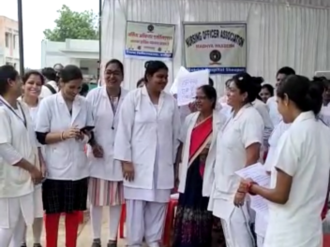 Nurse sitting on dharna after stopping work, the health system of the ...