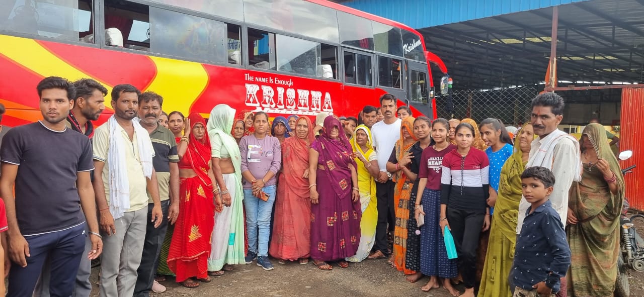 80 passengers left for journey from Bamla to Omkareshwar | बामला से ...