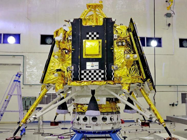 Chandrayaan-3 Lander Test by Helicopter Drop, Installed solar panels ...