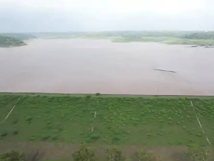 Water worries away: Dholawad's water level rose by 2 meters in 24 hours ...