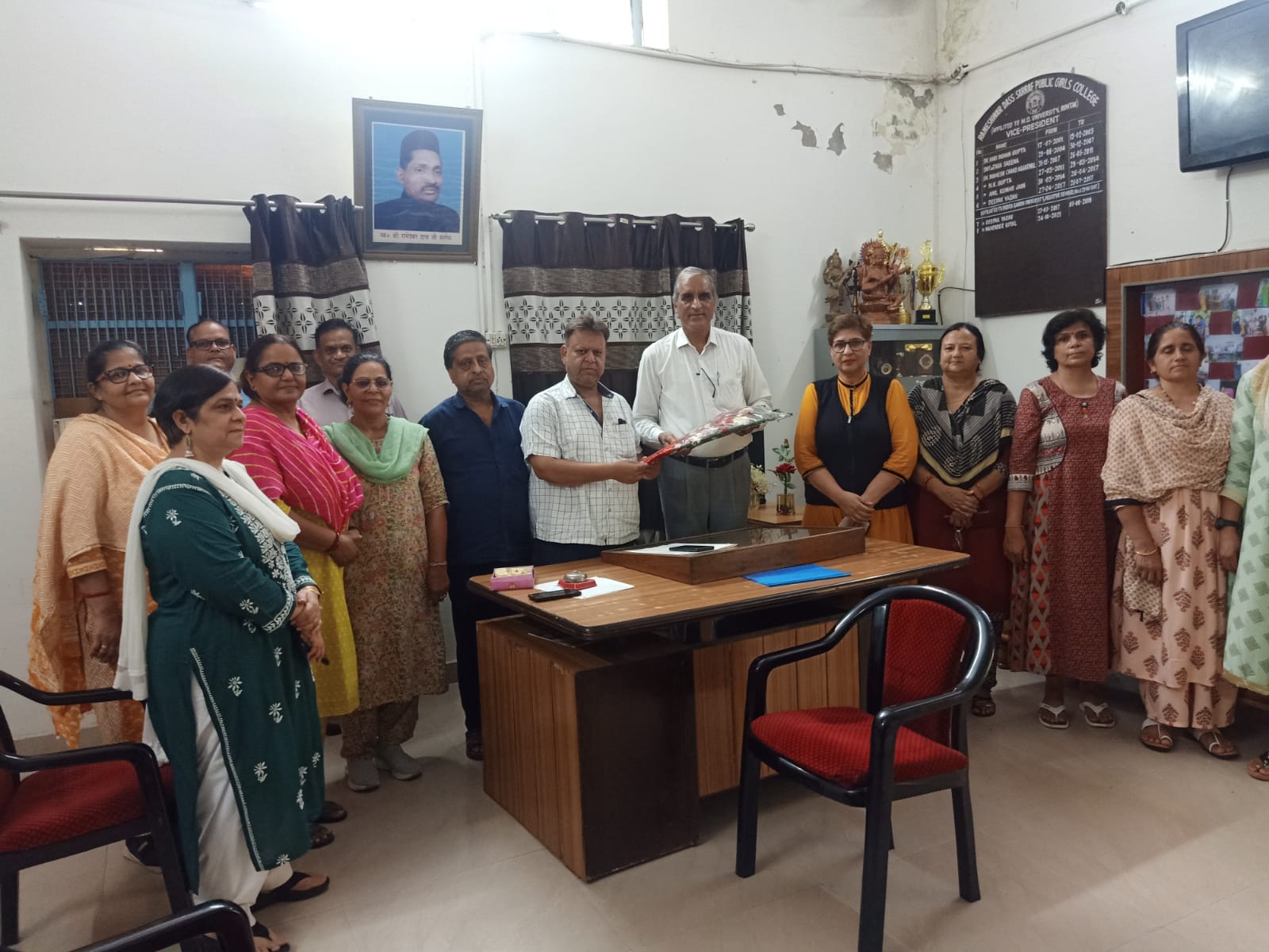 Dr. Dalbir took over as Principal of RDS Girls College | डॉ. दलबीर ने ...