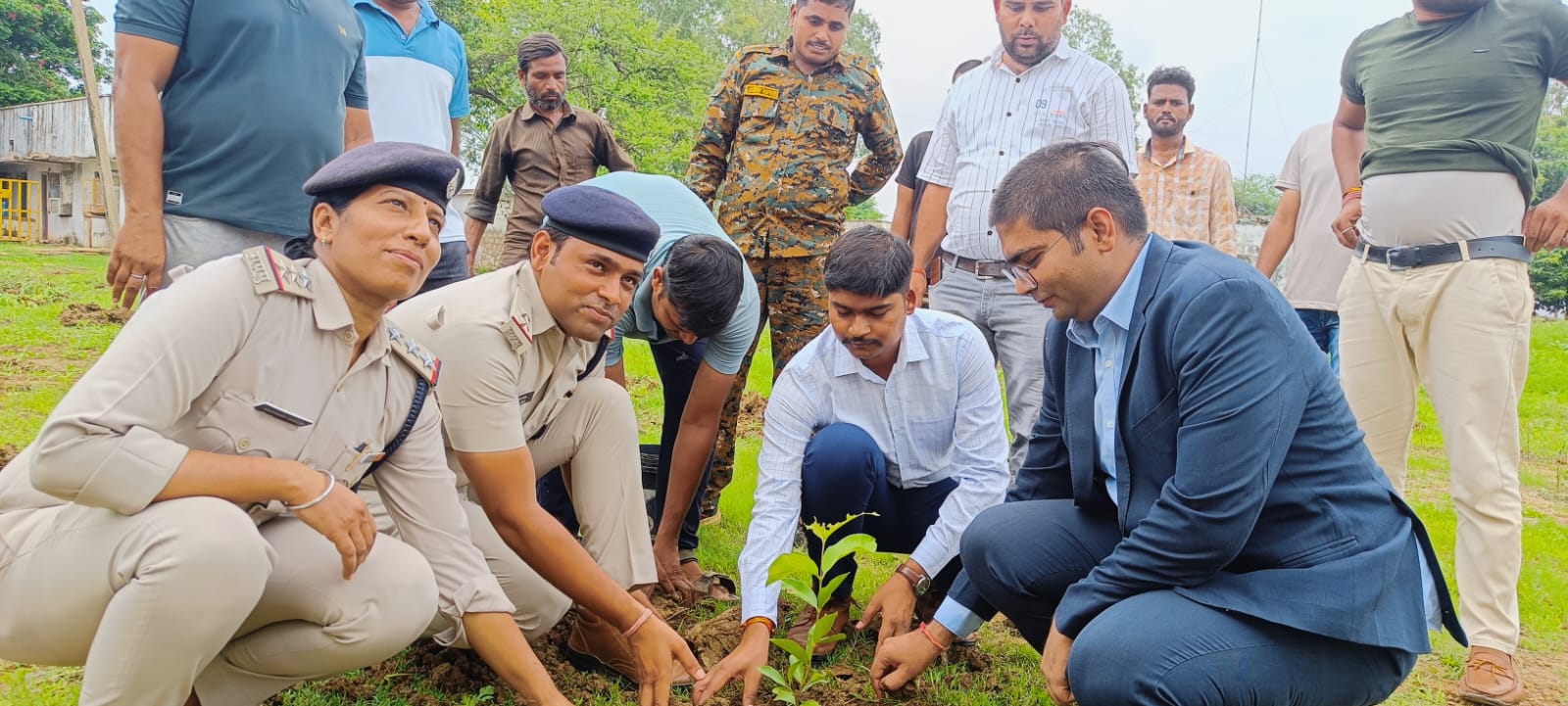 Punch "J" campaign: Resolved to conserve by planting medicinal and ...