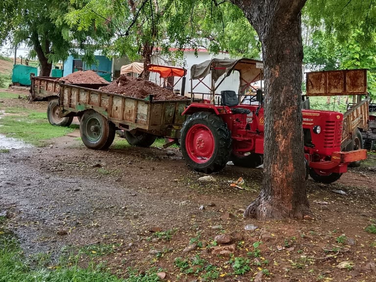 Teharka police seized tractor-trolleys full of dust after SP's ...
