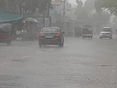 Weather changed in the evening, for the first time it rained heavily ...