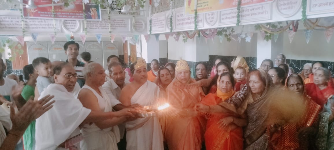 Snatra Mahotsav was organized in Parshwanath temple | पार्श्वनाथ मंदिर ...