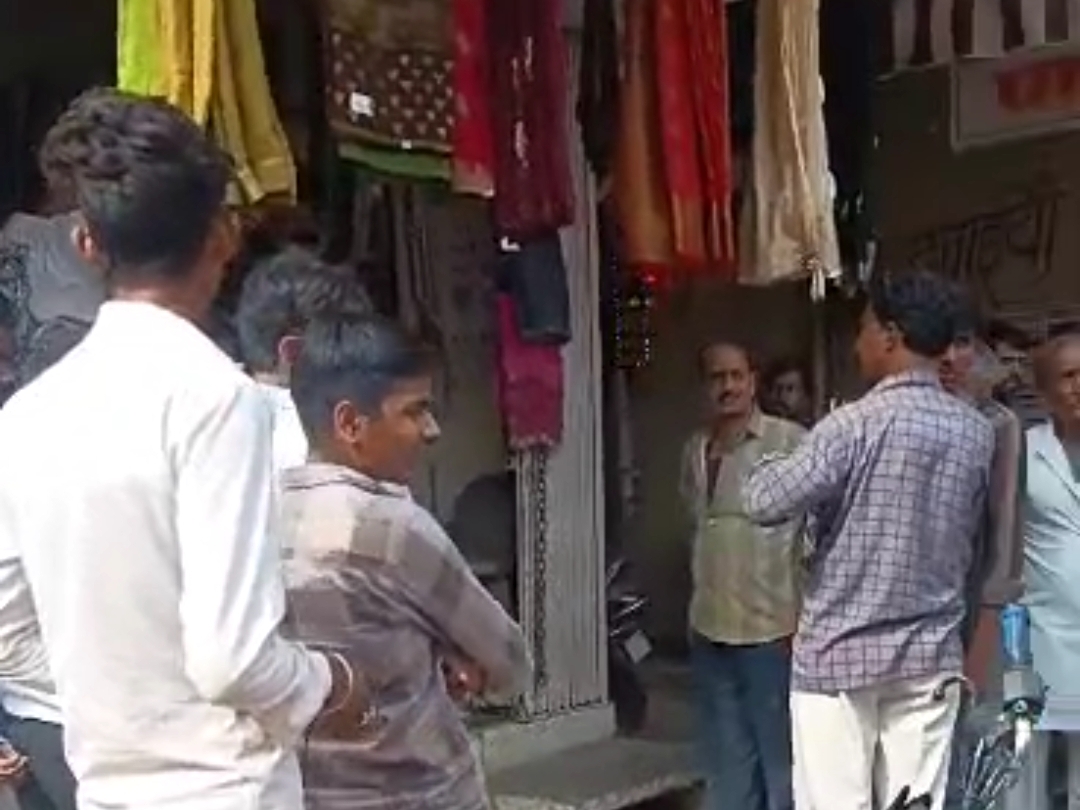 A video of a woman arguing with a shopkeeper at a shop in Manasa by ...