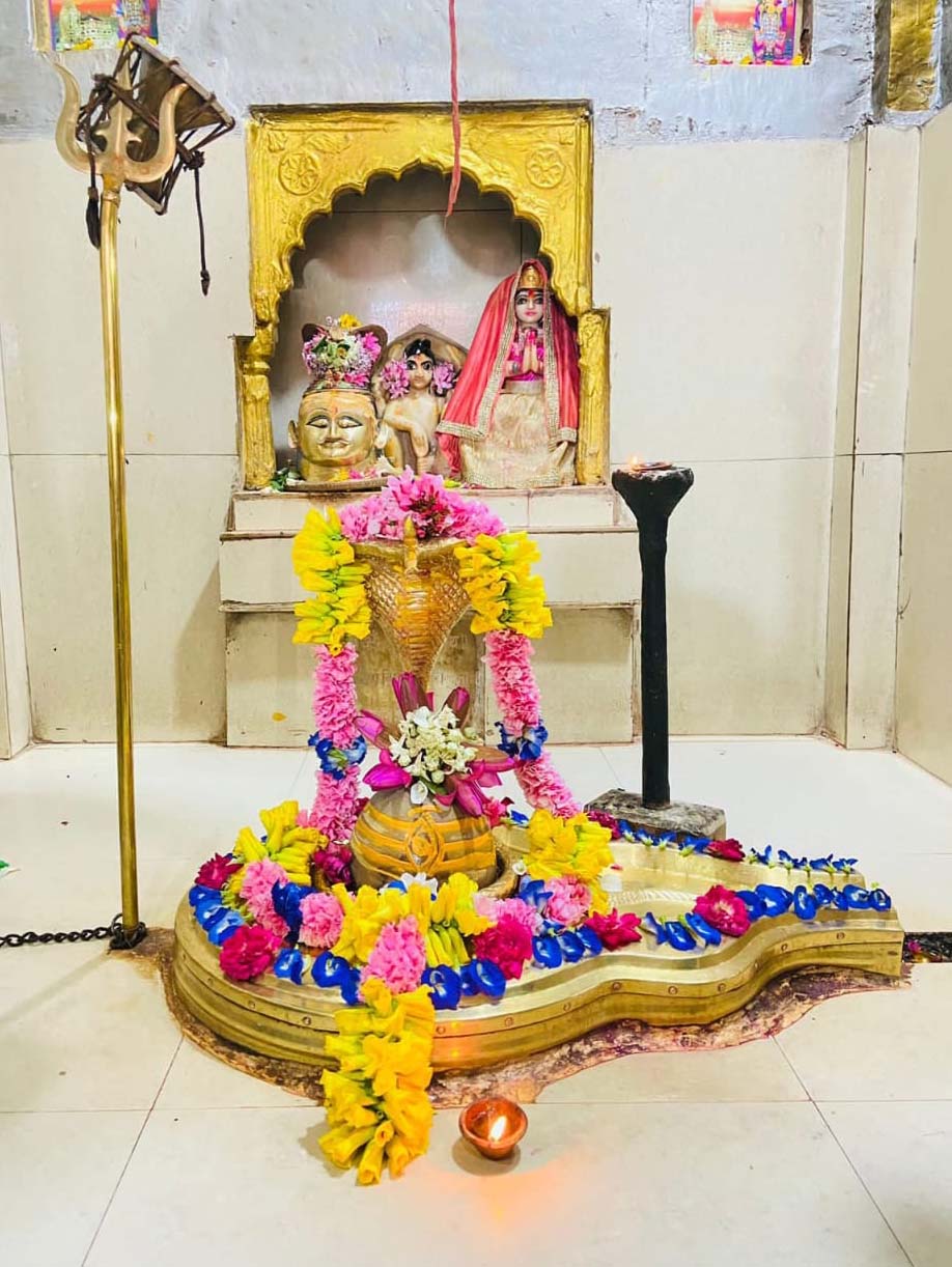 Depalpur: Devotees worshiped Bholenath after anointing | देपालपुर ...