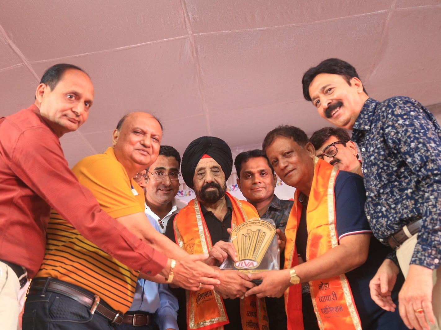 New generation also interacted between iron traders and brokers