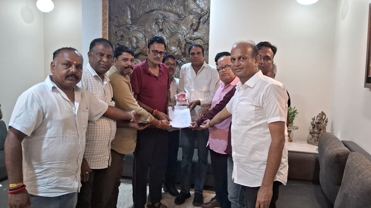 In the Vidhansabha, by giving salt to the MLAs, the demand for making ...
