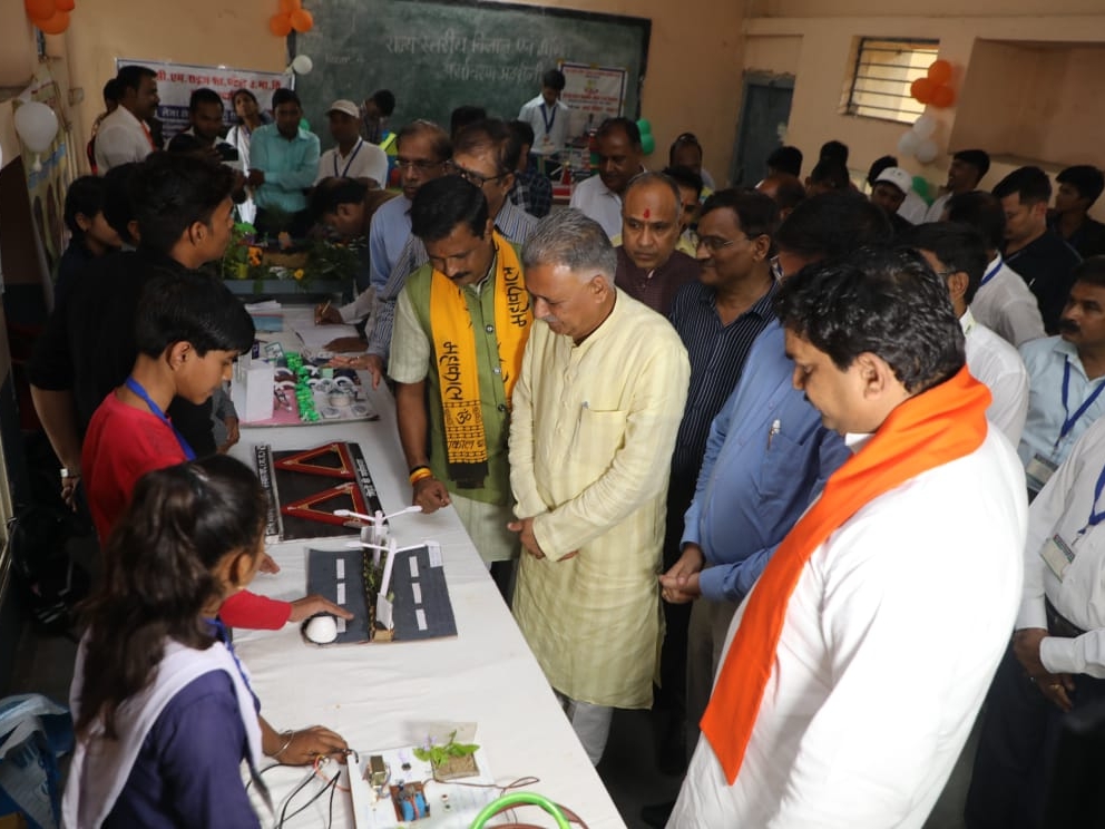 School Education Minister said- Science fair will be organized every ...