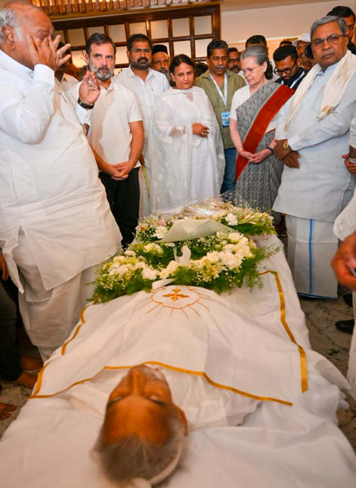 Kerala-Ex CM Oommen Chandy Death Reason Update | Bengaluru News | केरल ...