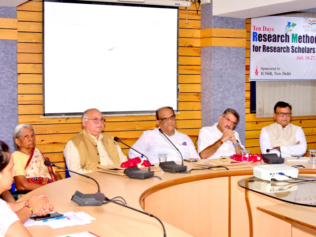 Research methodology workshop for research scholars started at Madhya ...