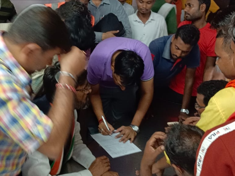 3 laborers died in Ultratech Cement Plant Hirmi, the management gave Rs ...
