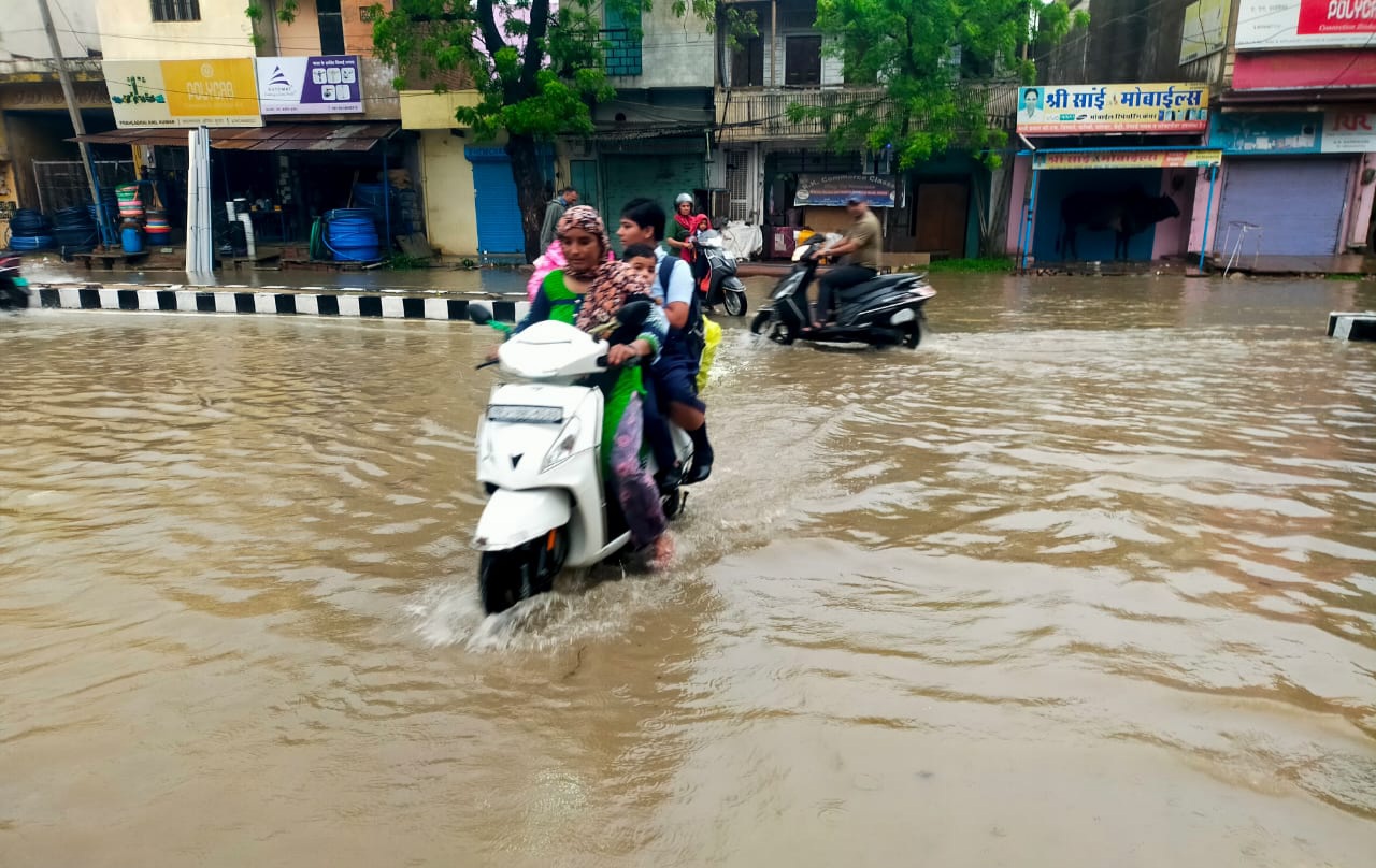 27 mm of rain in Chirawa, clouds rained in Buhana and Pilani, the ...