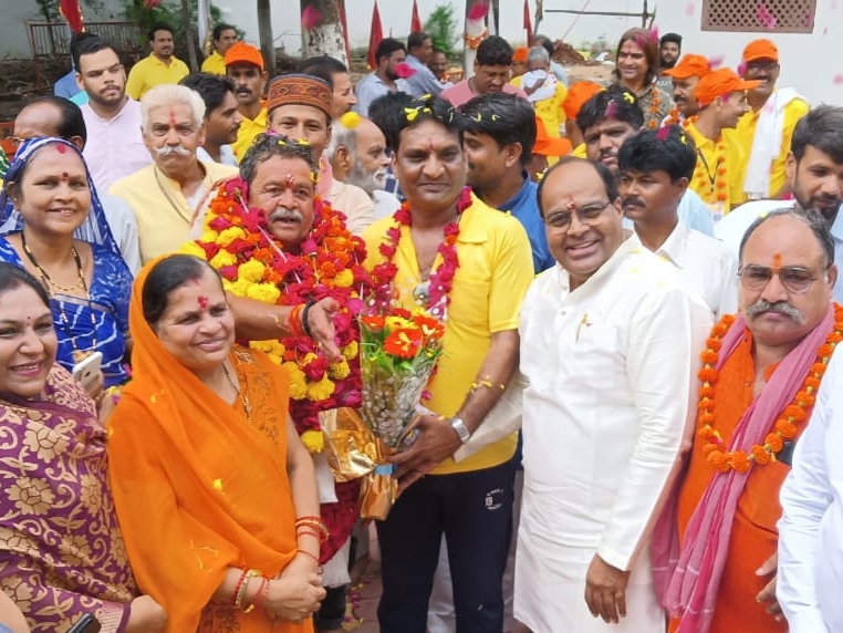 This 17th visit of Om Shivshakti Seva Mandal, people welcomed after ...