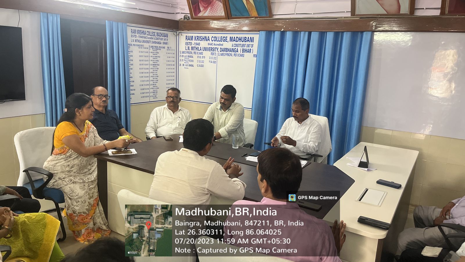 ड्रेस कोड की जांच के लिए शिक्षकों एवं छात्र प्रतिनिधियों की टीम का होगा ...