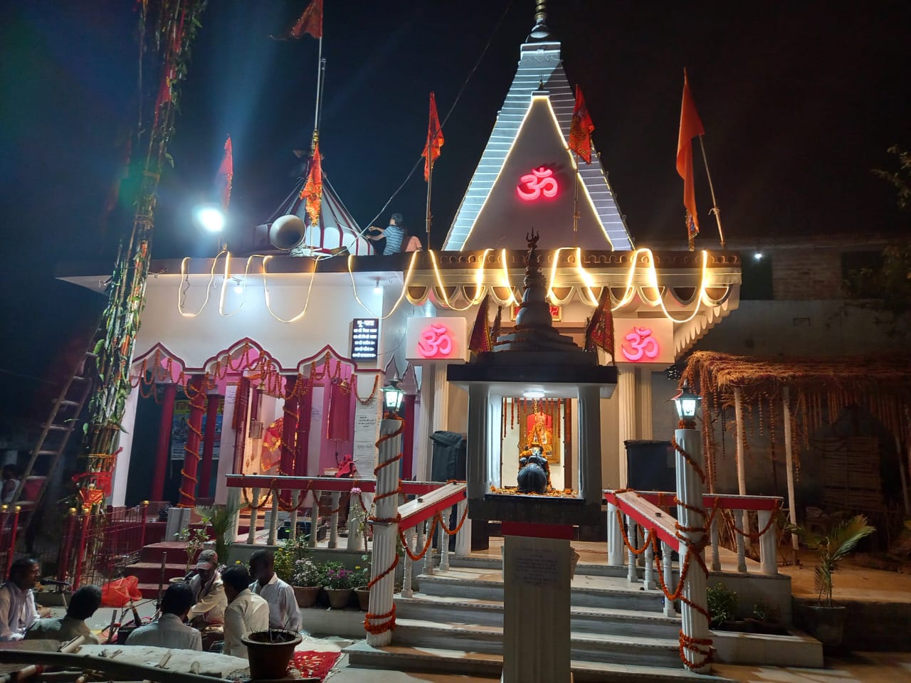 Devotees crowd in Narmadeshwar Mahadev temple in Sawan | सावन में नर्मदेश्वर महादेव मंदिर में लग ...
